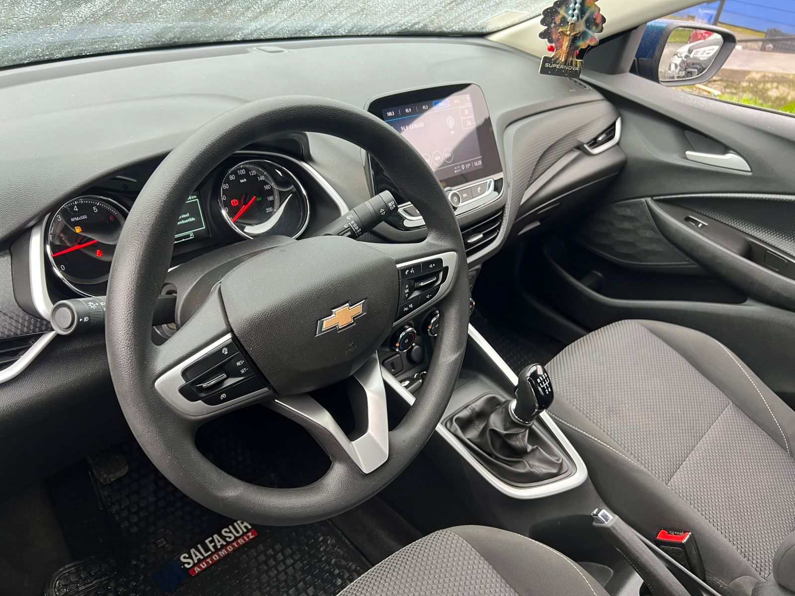 Chevrolet Onix Turbo 2024 – Black Cars